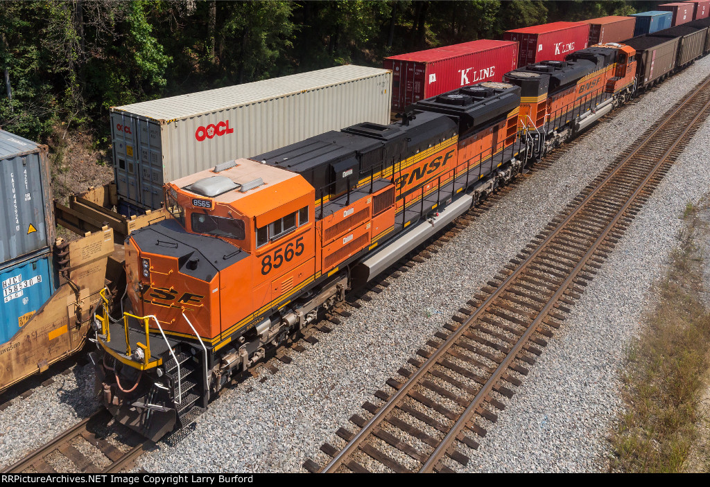BNSF 8565